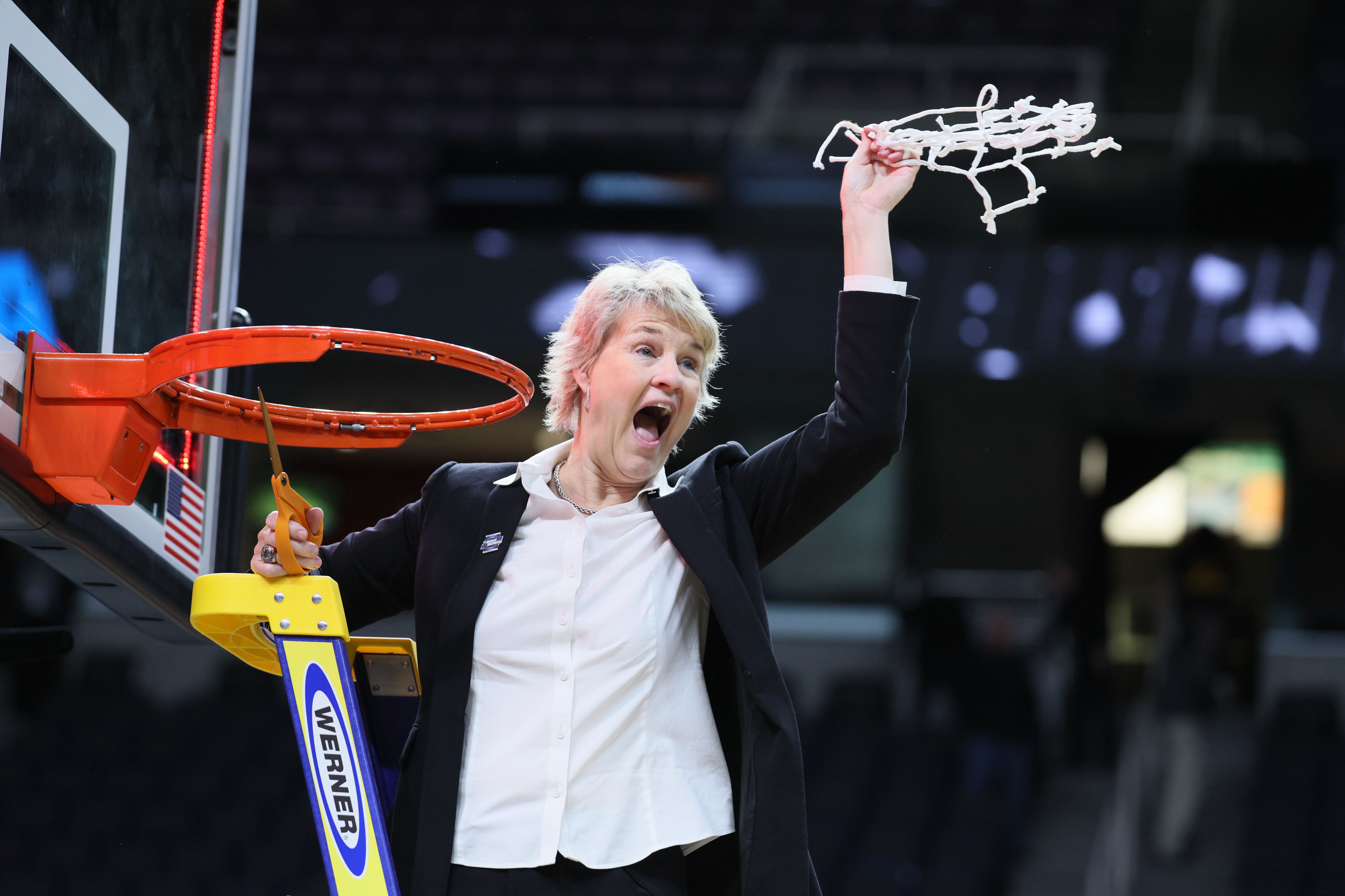 Legendary Iowa women’s basketball head coach Lisa Bluder retires | The GIST